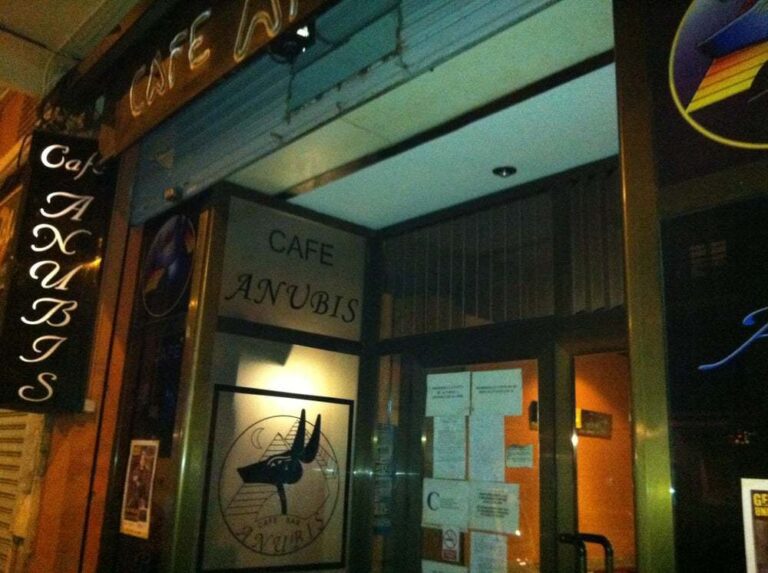 Cafe Bar Anubis - En Lloret . Com